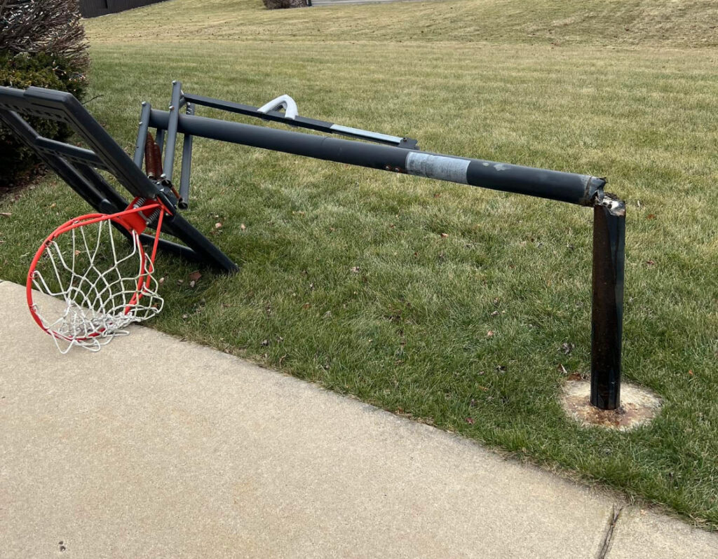 Amazon Driver Hits The Hoop (12/19/24) - 96.5 WKLH